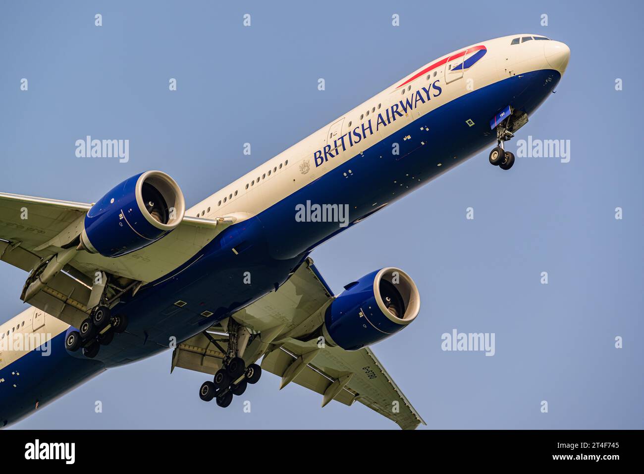 British Airways Boeing 777-300ER on a sunny day landing at Singapore ...