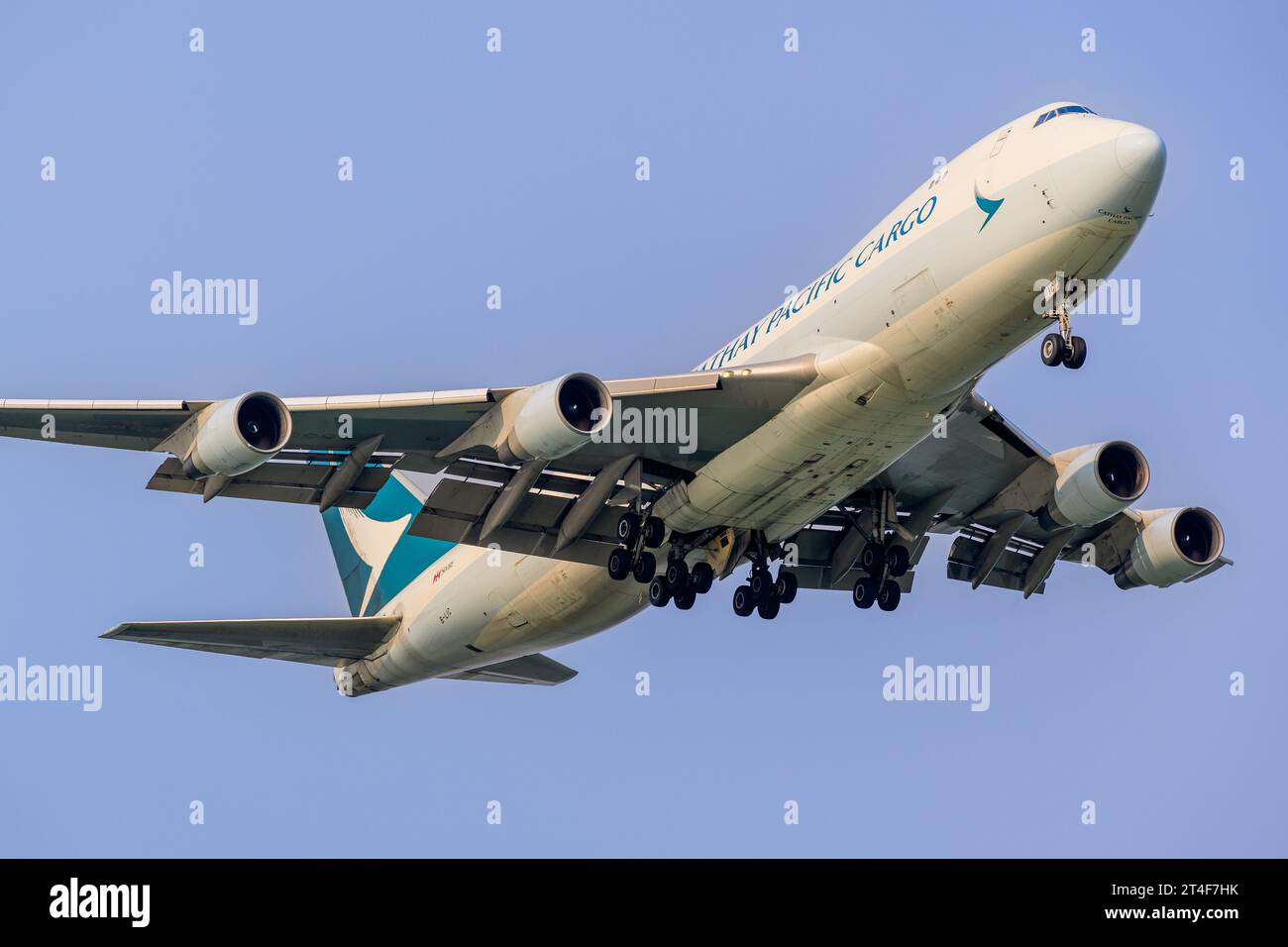 Cathay Pacific Boeing 747-400F on a sunny day landing at Singapore ...