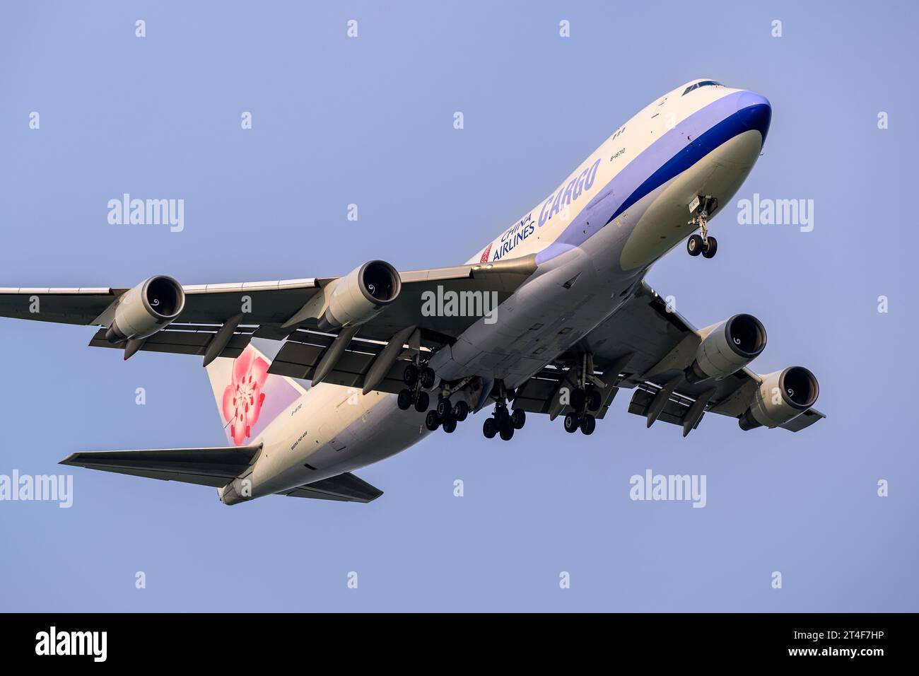 China Airlines Boeing 747-400F on a sunny day landing at Singapore ...