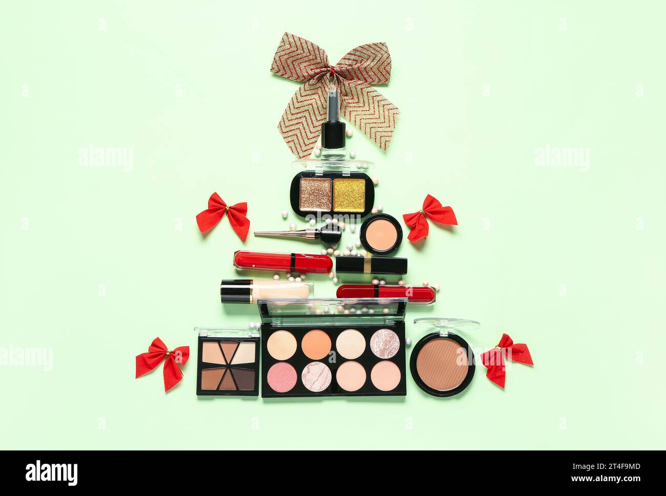 Store palettes hi-res stock photography and images - Alamy