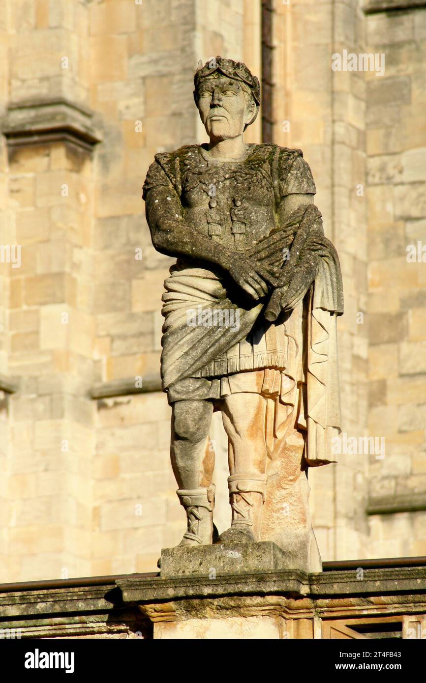 Old sculpture of Julius Caesar overlooking the roman baths in Bath ...