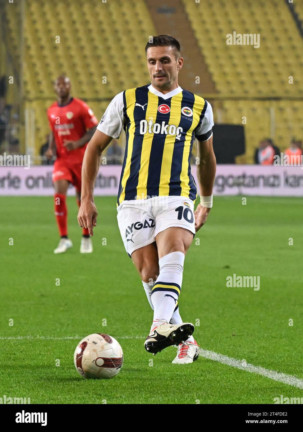 ISTANBUL - Dusan Tadic of Fenerbahce SK during the Turkish Super Lig match between Fenerbahce AS ...