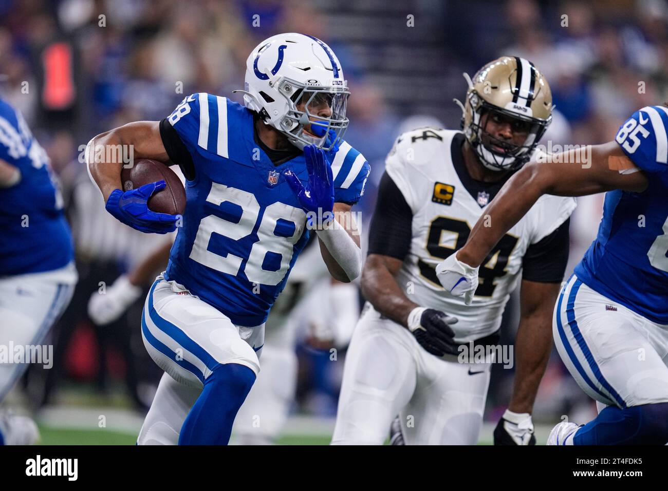Indianapolis Colts running back Jonathan Taylor (28) plays against the ...