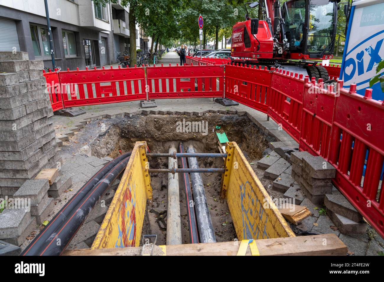 Construction site, excavation pit, work on supply lines, various types ...