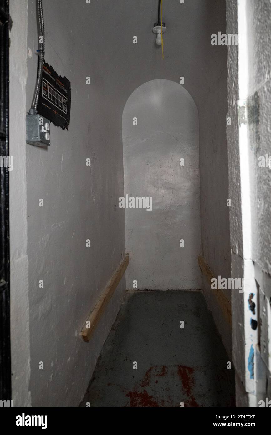 Canada prison cell hi-res stock photography and images - Alamy