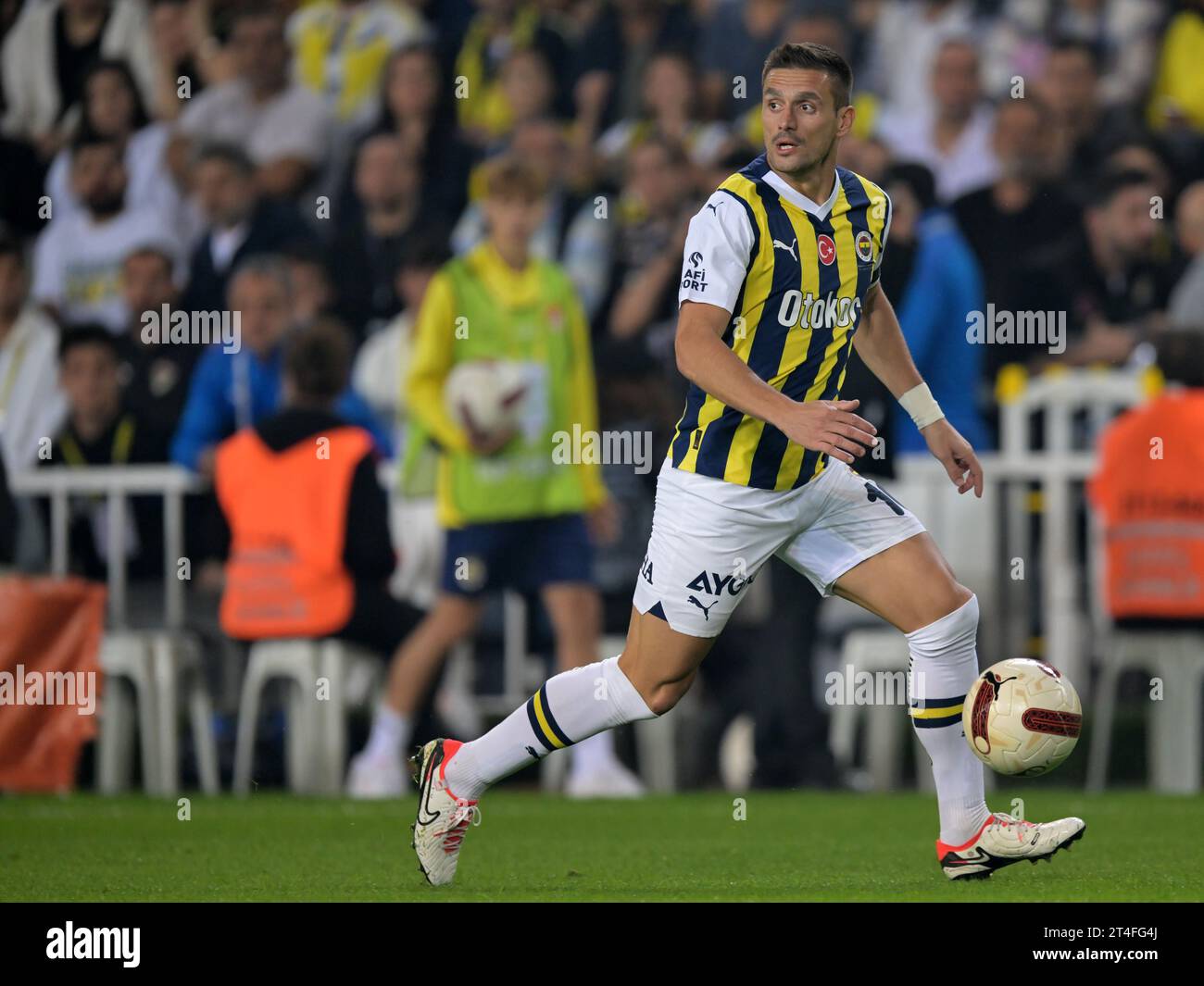 ISTANBUL - Dusan Tadic of Fenerbahce SK during the Turkish Super Lig match between Fenerbahce AS ...