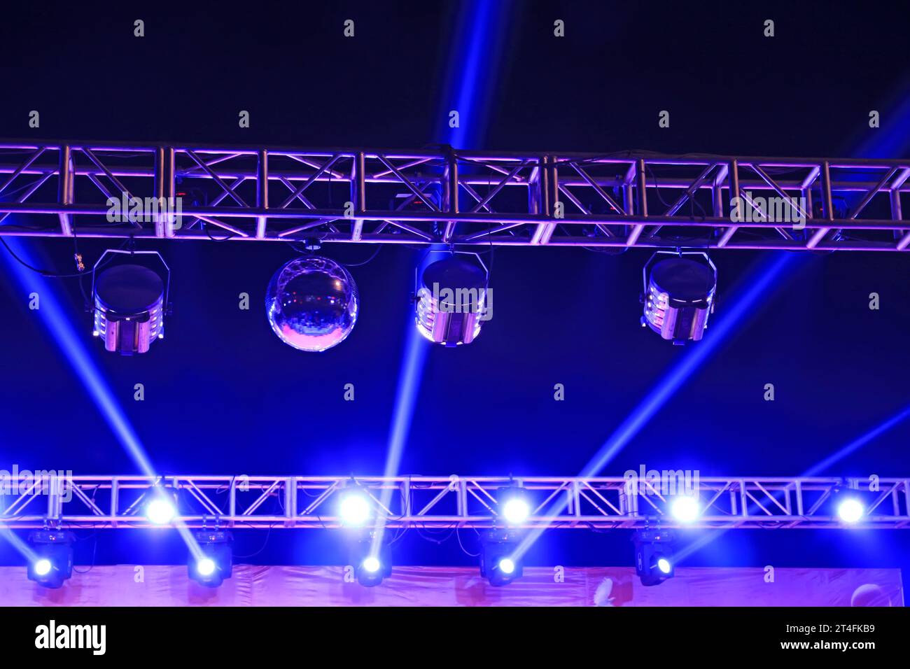 stage lighting effect in the dark Stock Photo - Alamy