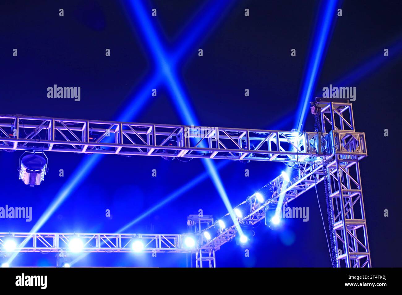 stage lighting effect in the dark Stock Photo - Alamy