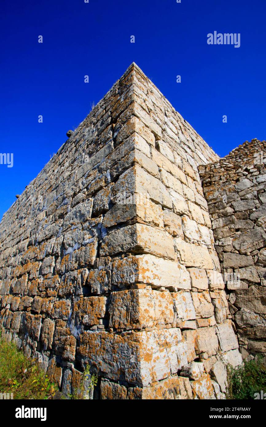Great Wall in the wild, Beijing, China Stock Photo - Alamy