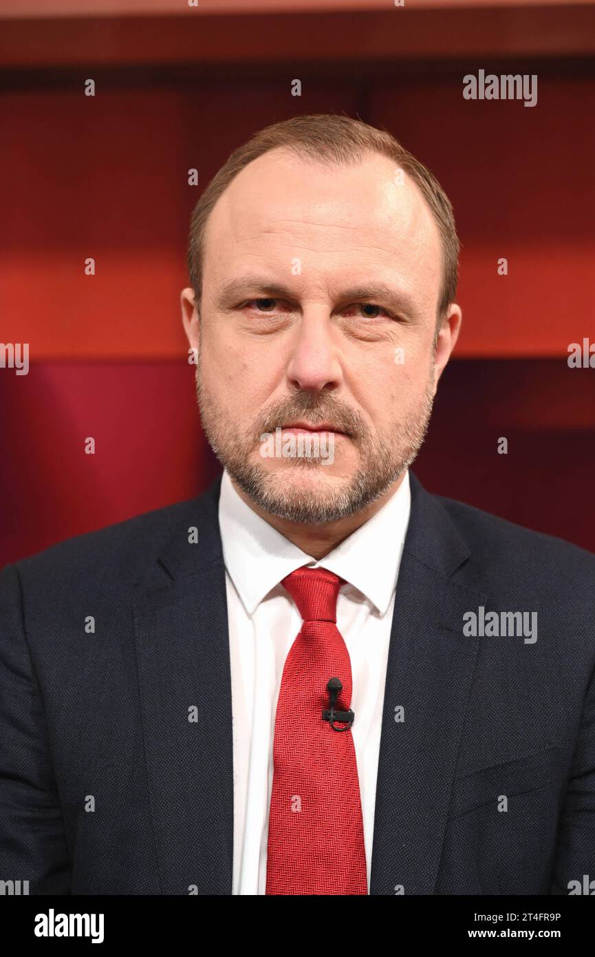 Publizist Peter Neumann, Professor für Sicherheitsstudien, leitet ...