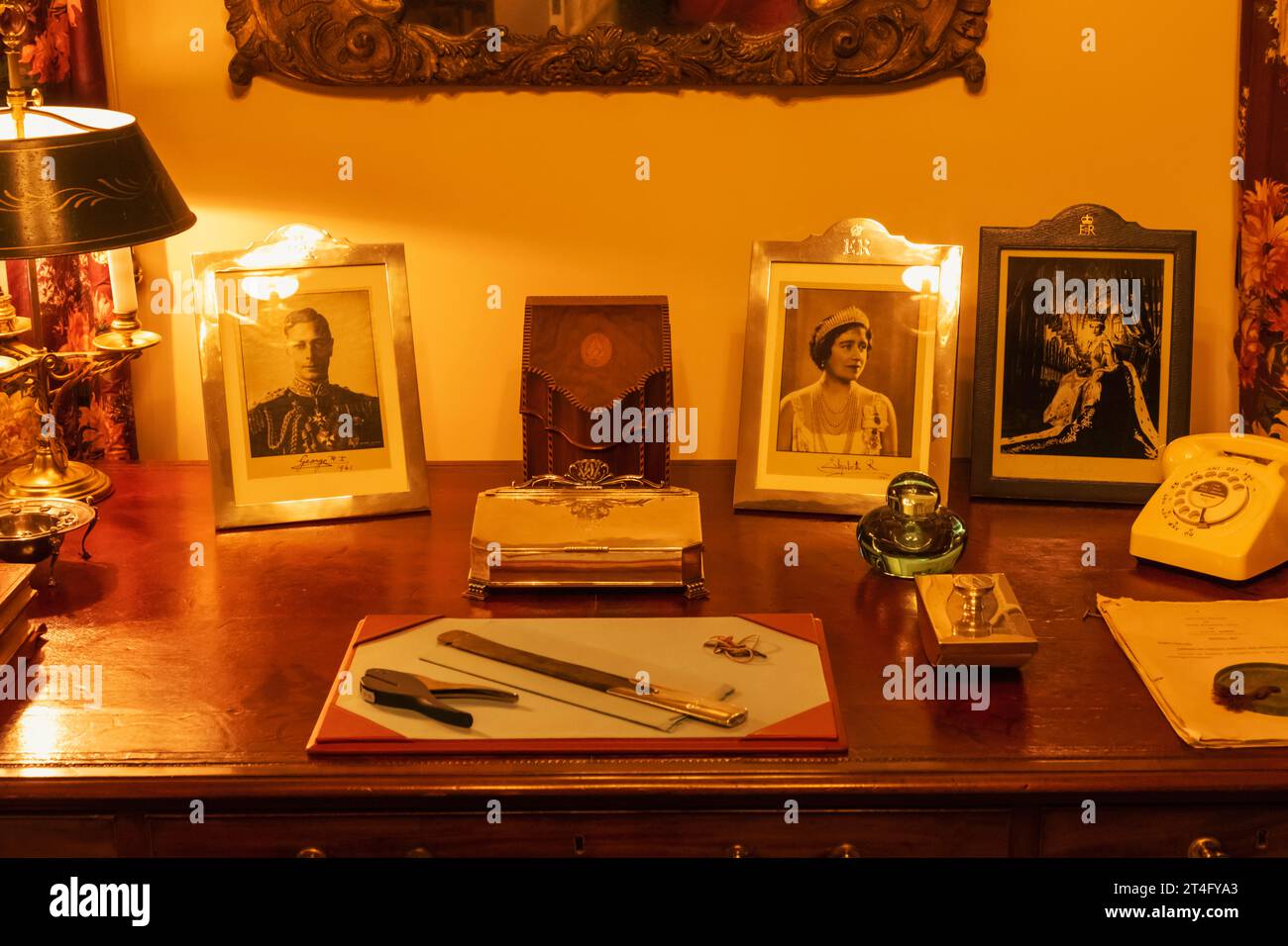 England, Kent, Westerham, Chartwell, Winston Churchill's Home, Desktop ...