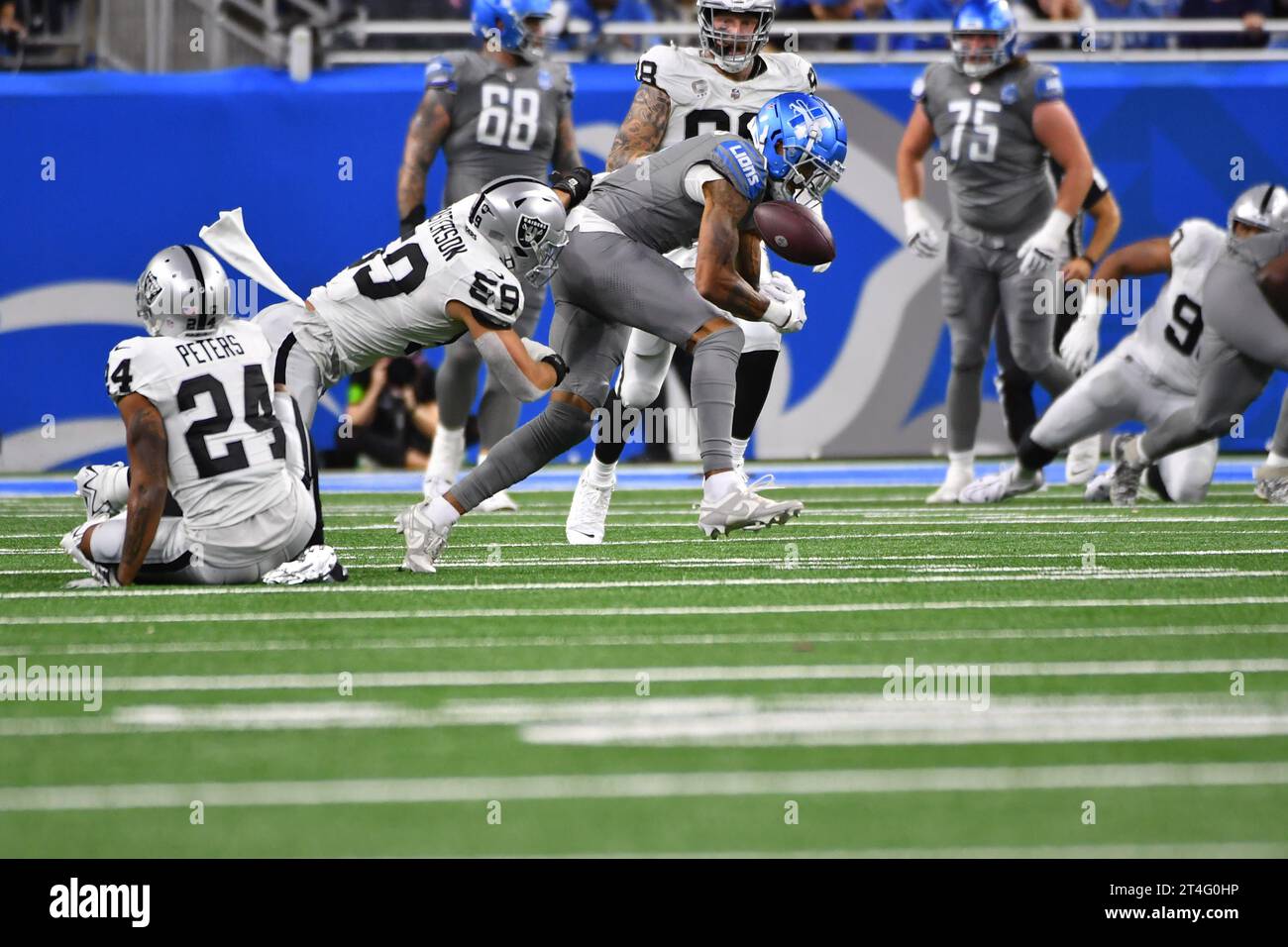 DETROIT, MI - OCTOBER 30: Las Vegas Raiders LB Darien Butler (58 ...