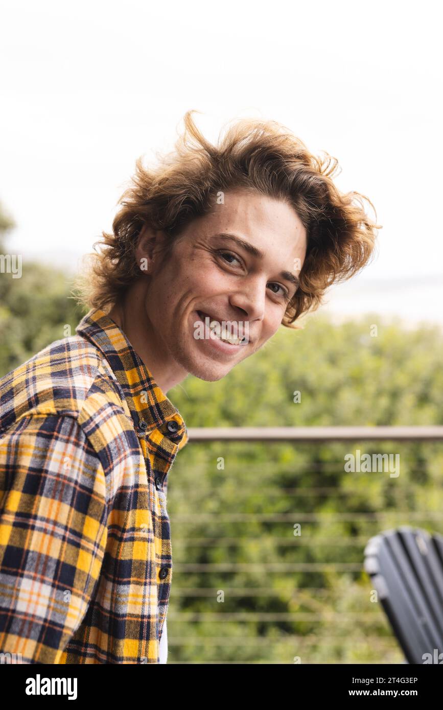 Curly hair man hi-res stock photography and images - Alamy
