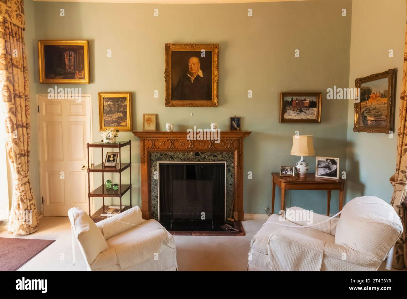 Chartwell churchill interior hi-res stock photography and images - Alamy