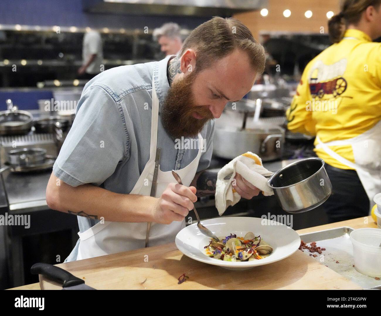 HELL'S KITCHEN, contestant chef Johnathan Benvenuti, ' The Dream Begins ...