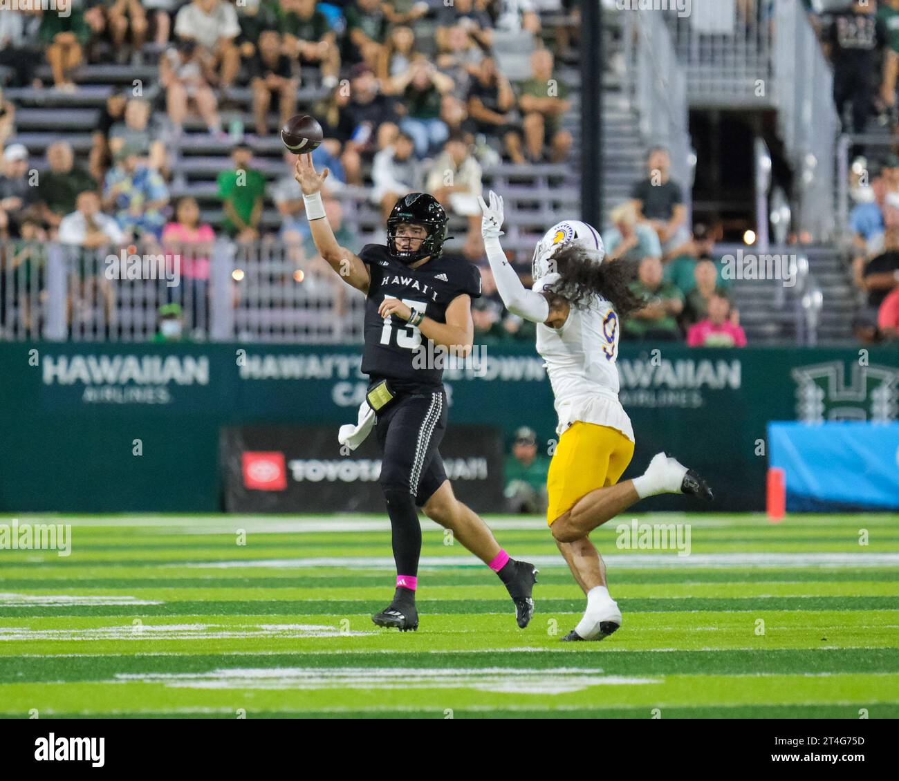 October 28, 2023: Hawaii Rainbow Warriors quarterback Brayden Schager ...