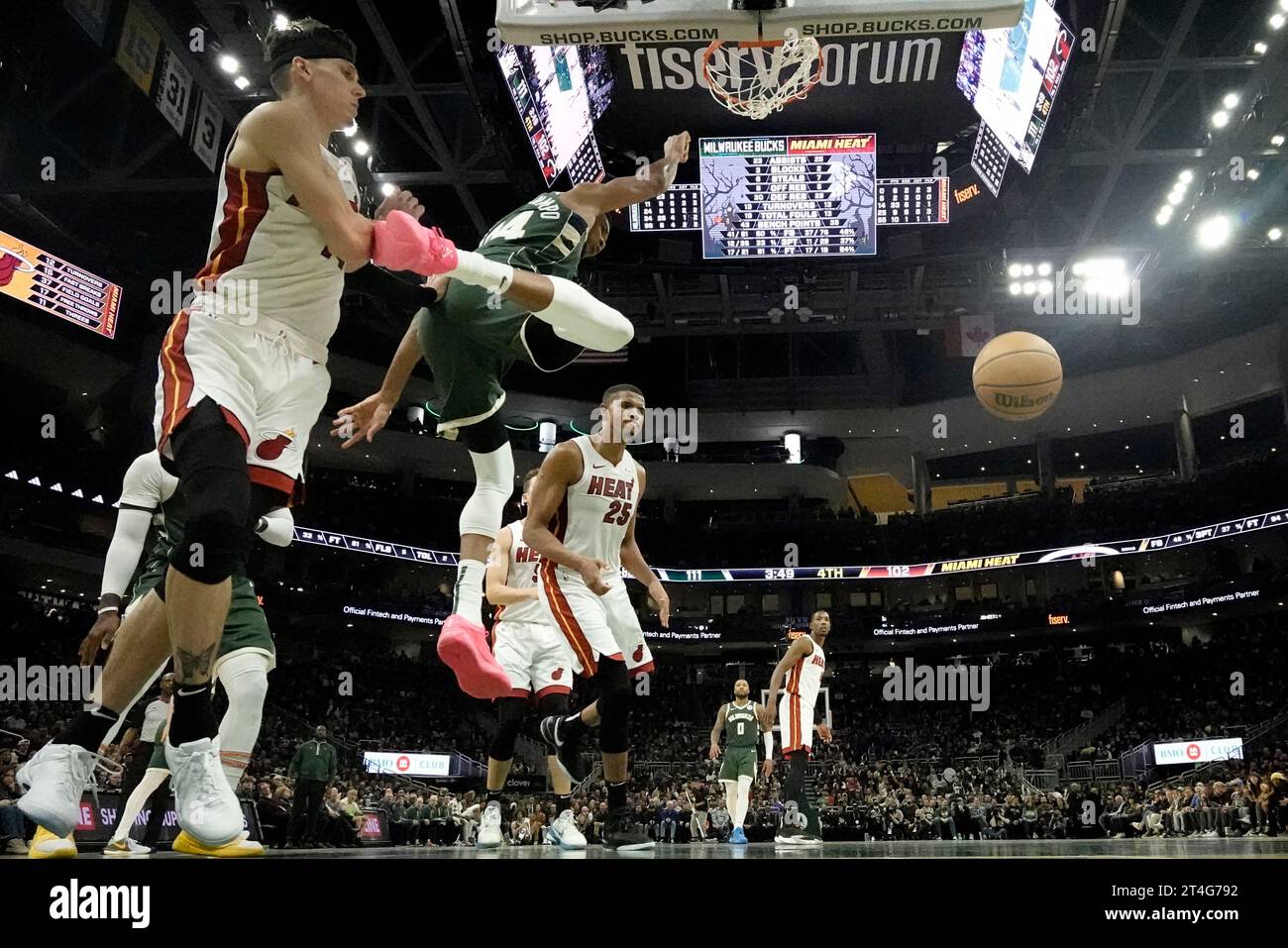 Milwaukee Bucks' Giannis Antetokounmpo dunks during the second half of ...