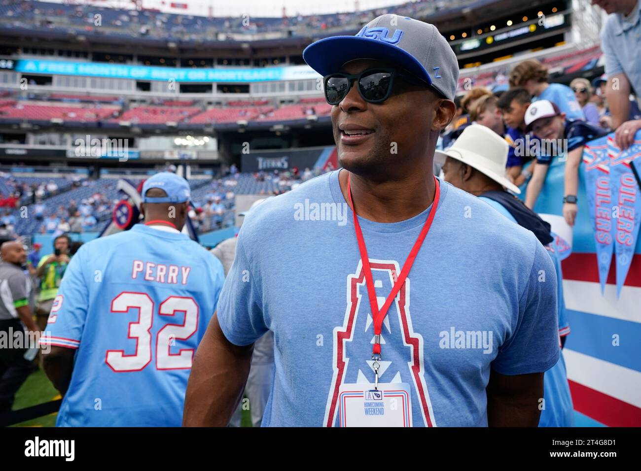 Former Tennessee Titans and Houston Oilers running back Eddie George ...