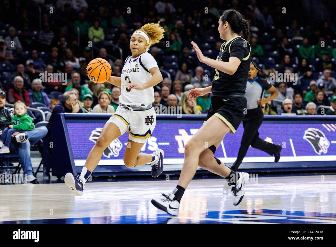 USA. 30th Oct, 2023. October 30, 2023: Notre Dame guard Hannah Hidalgo (3) drives to the basket ...