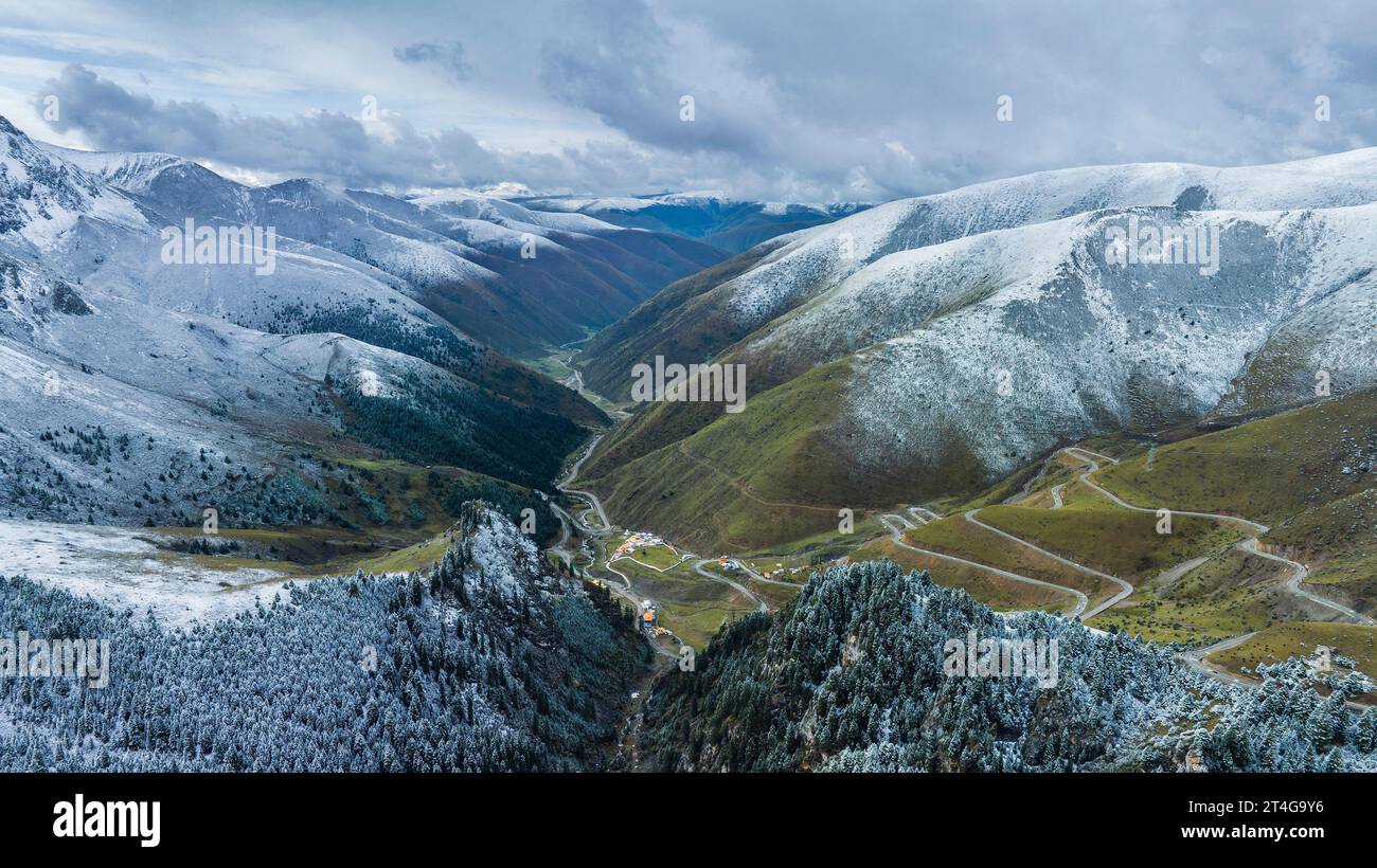 GANZI, CHINA - OCTOBER 13, 2023 - An aerial view shows a winding ...