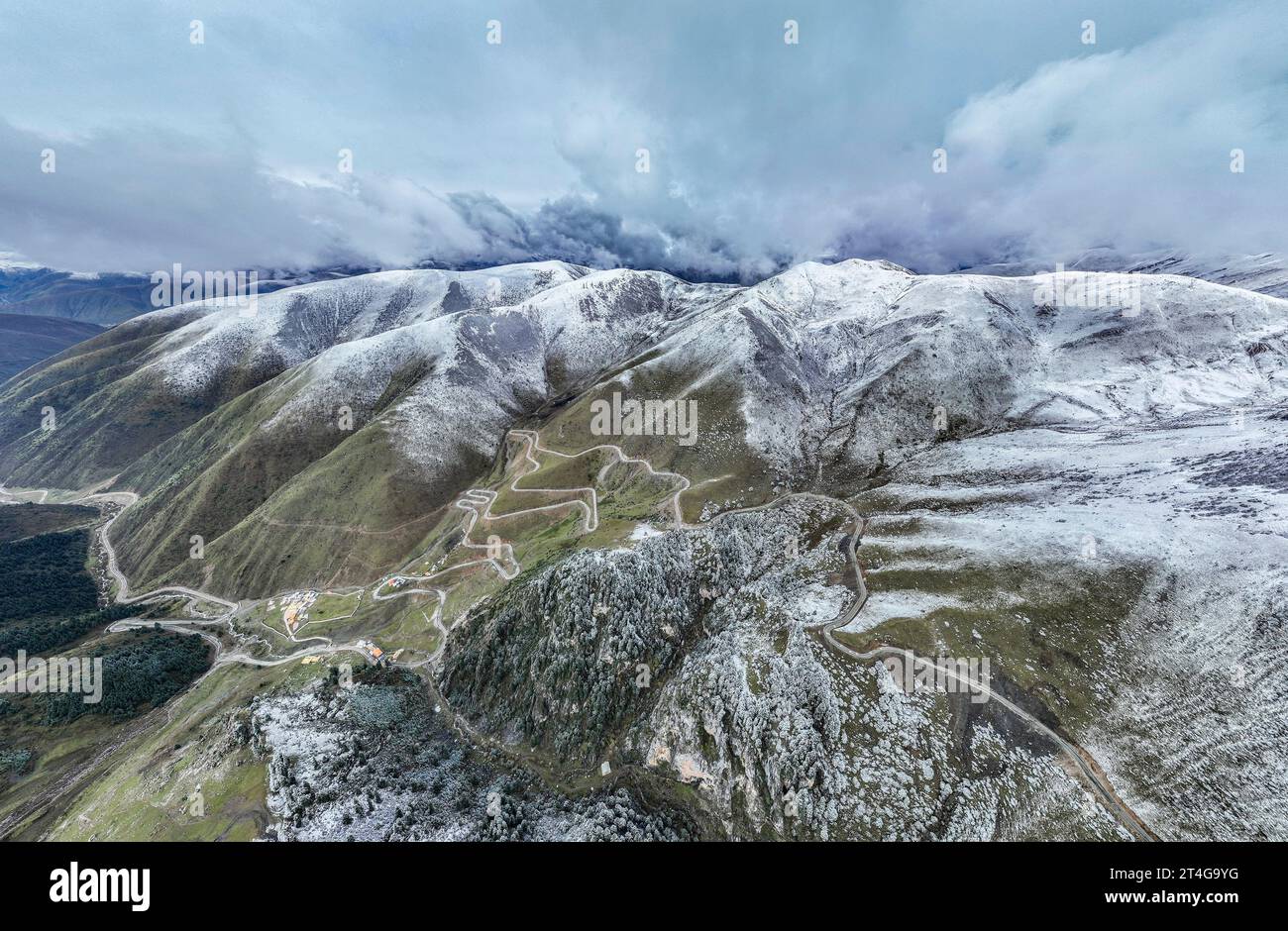 GANZI, CHINA - OCTOBER 13, 2023 - An aerial view shows a winding ...