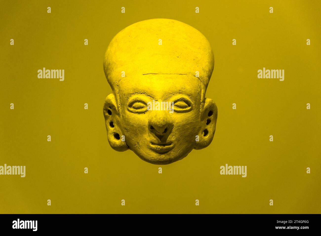 Pre-Columbian gold artifacts showcased at Bogota's Gold Museum ...