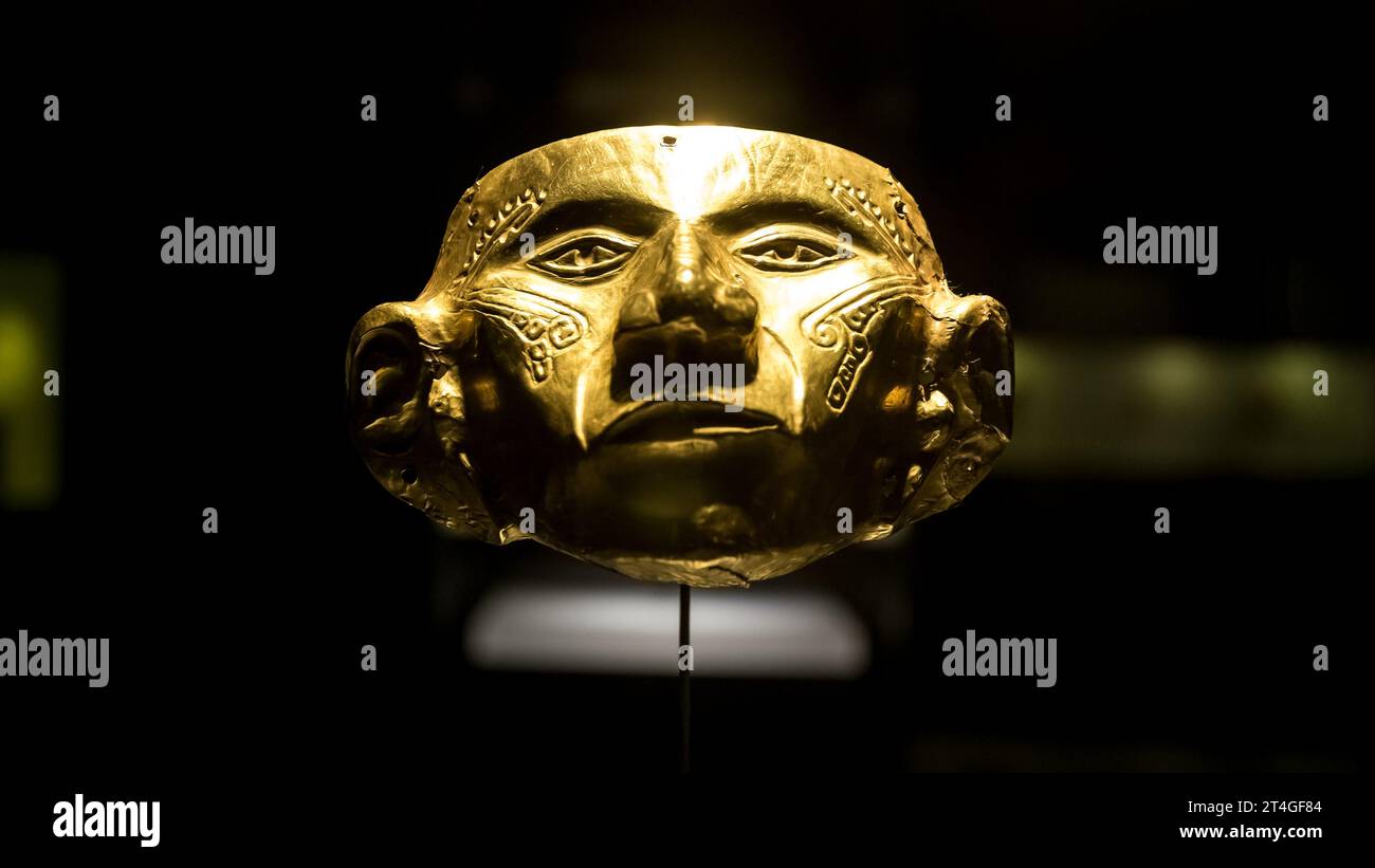 Pre-Columbian gold artifacts showcased at Bogota's Gold Museum ...