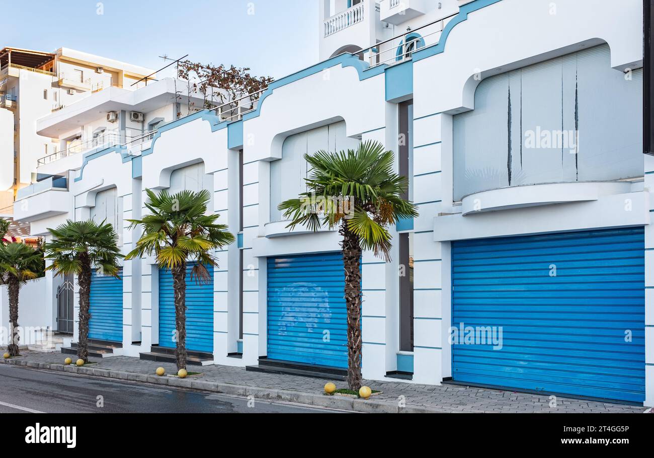 Warehouse exterior industrial area hi-res stock photography and images ...