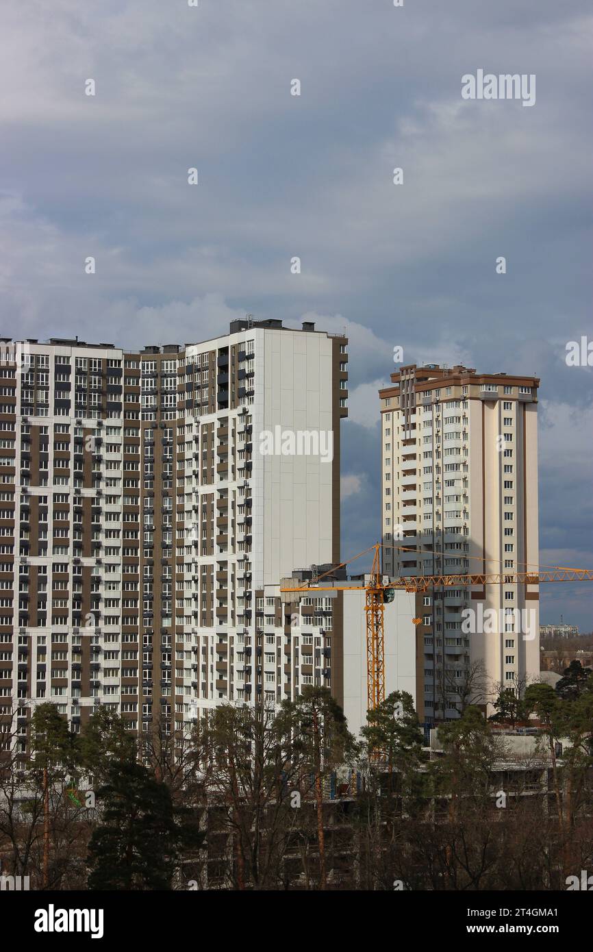 City pipulation hi-res stock photography and images - Alamy