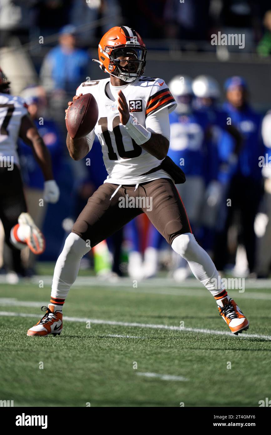 Cleveland Browns quarterback PJ Walker (10) looks to pass the ball ...