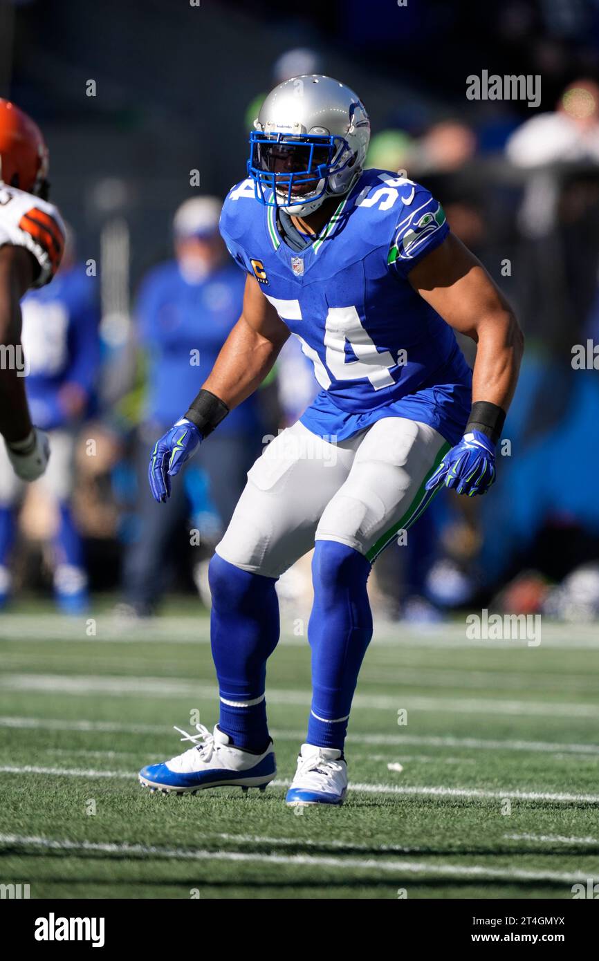 Seattle Seahawks linebacker Bobby Wagner (54) gets set during an NFL ...