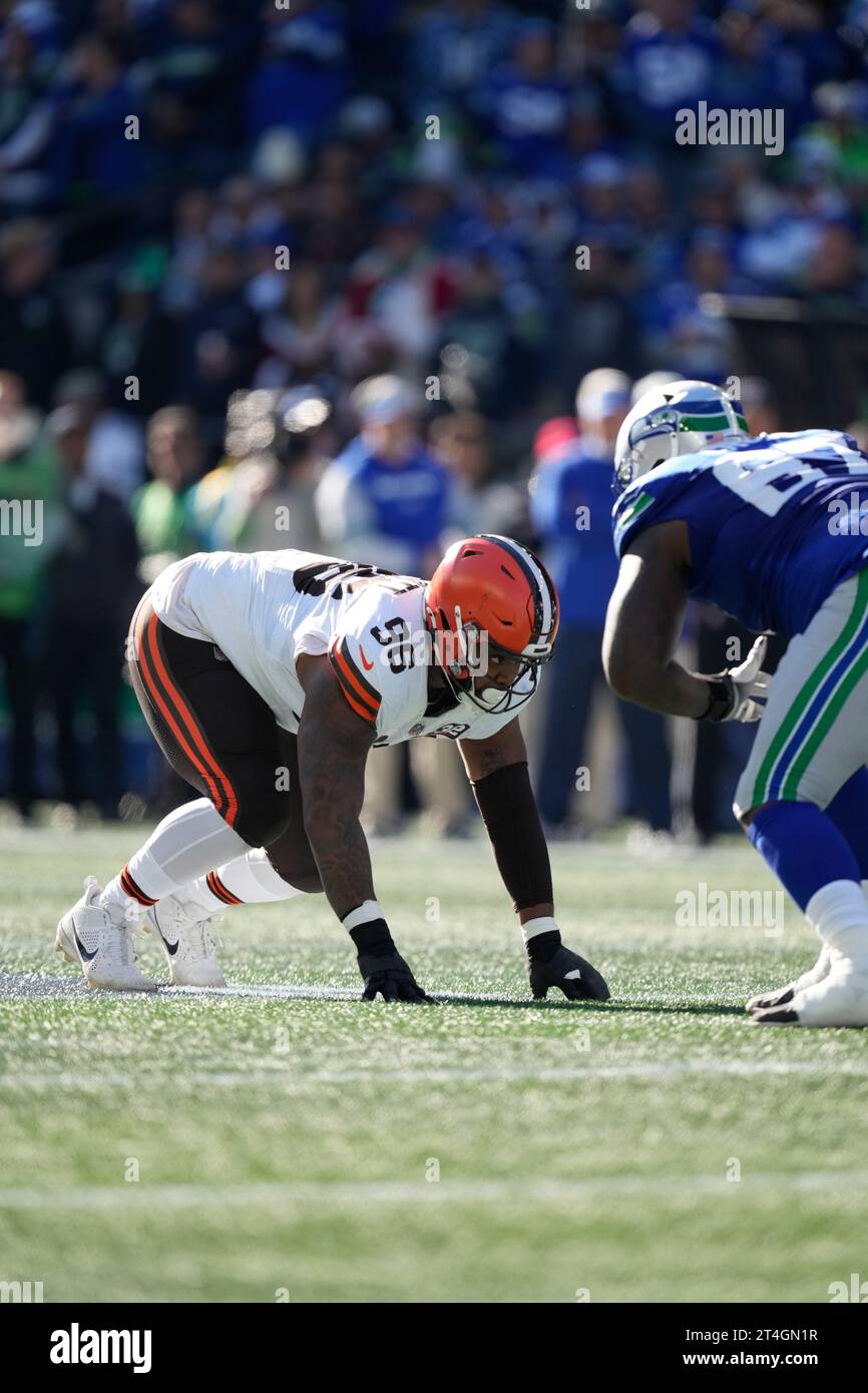 Cleveland Browns defensive tackle Jordan Elliott (96) gets set during ...