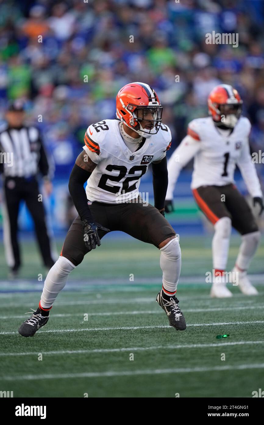 Cleveland Browns safety Grant Delpit (22) gets set during an NFL ...