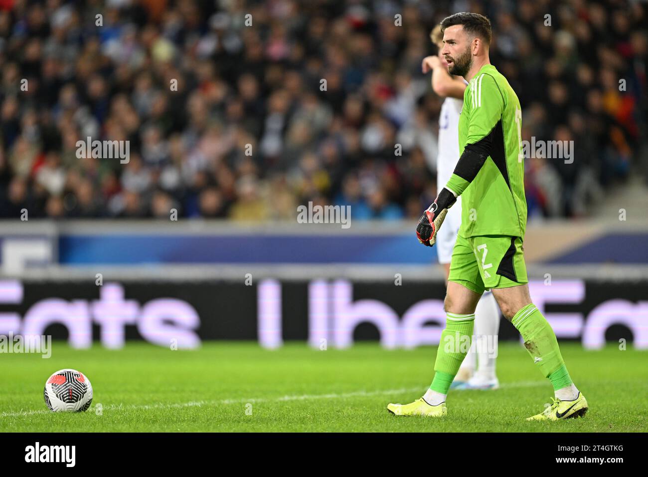 Lille goalkeeper hi-res stock photography and images - Alamy