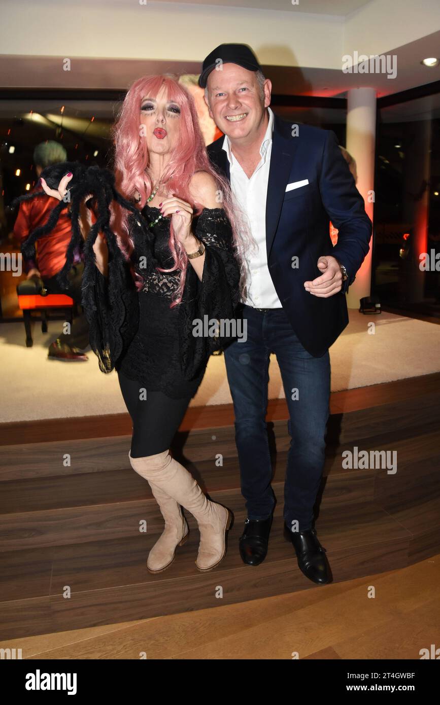 Cornelia Corba Saengerin Charlie Glass Pianist Kompomist Muenchen 30.10 ...