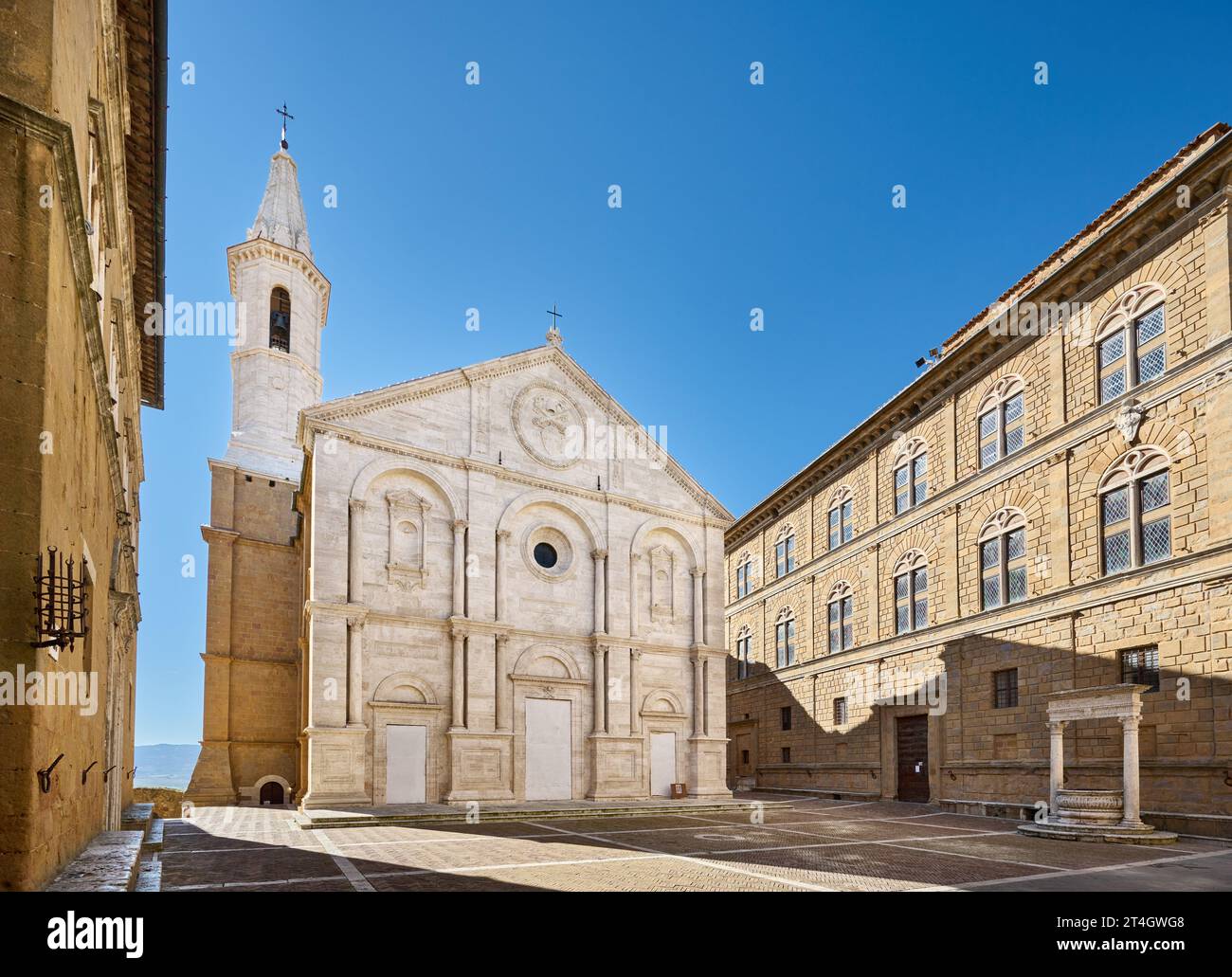 Pienza duomo toskana hi-res stock photography and images - Alamy