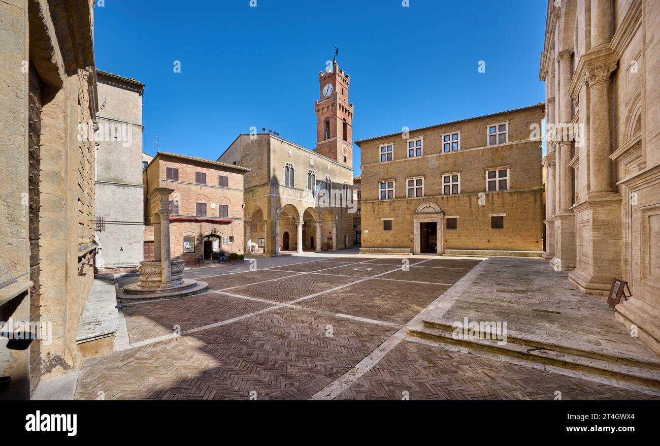 Pozzo piazza pio ii hi-res stock photography and images - Alamy