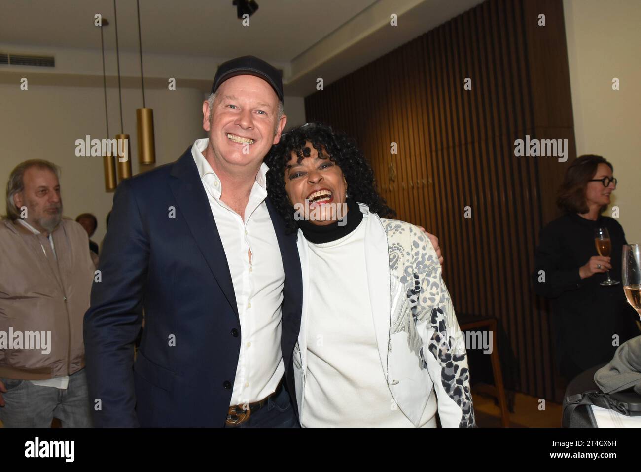 Charlie Glass Pianist Kompomist Joan Orleans Saengerin Muenchen 30.10. ...