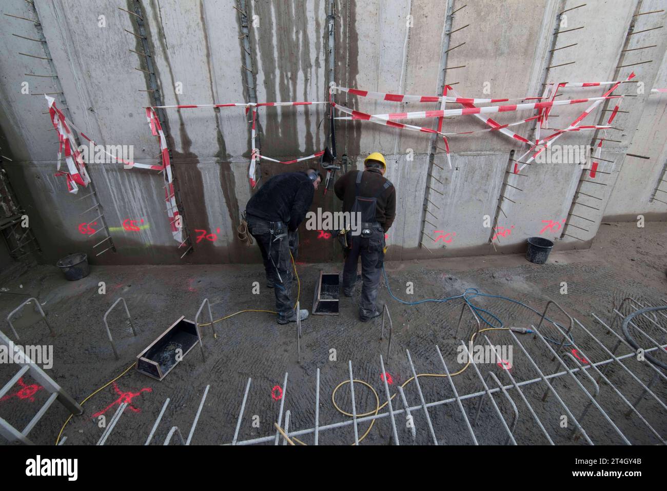 Construction Worker At A Building Site, Employee In Construction ...