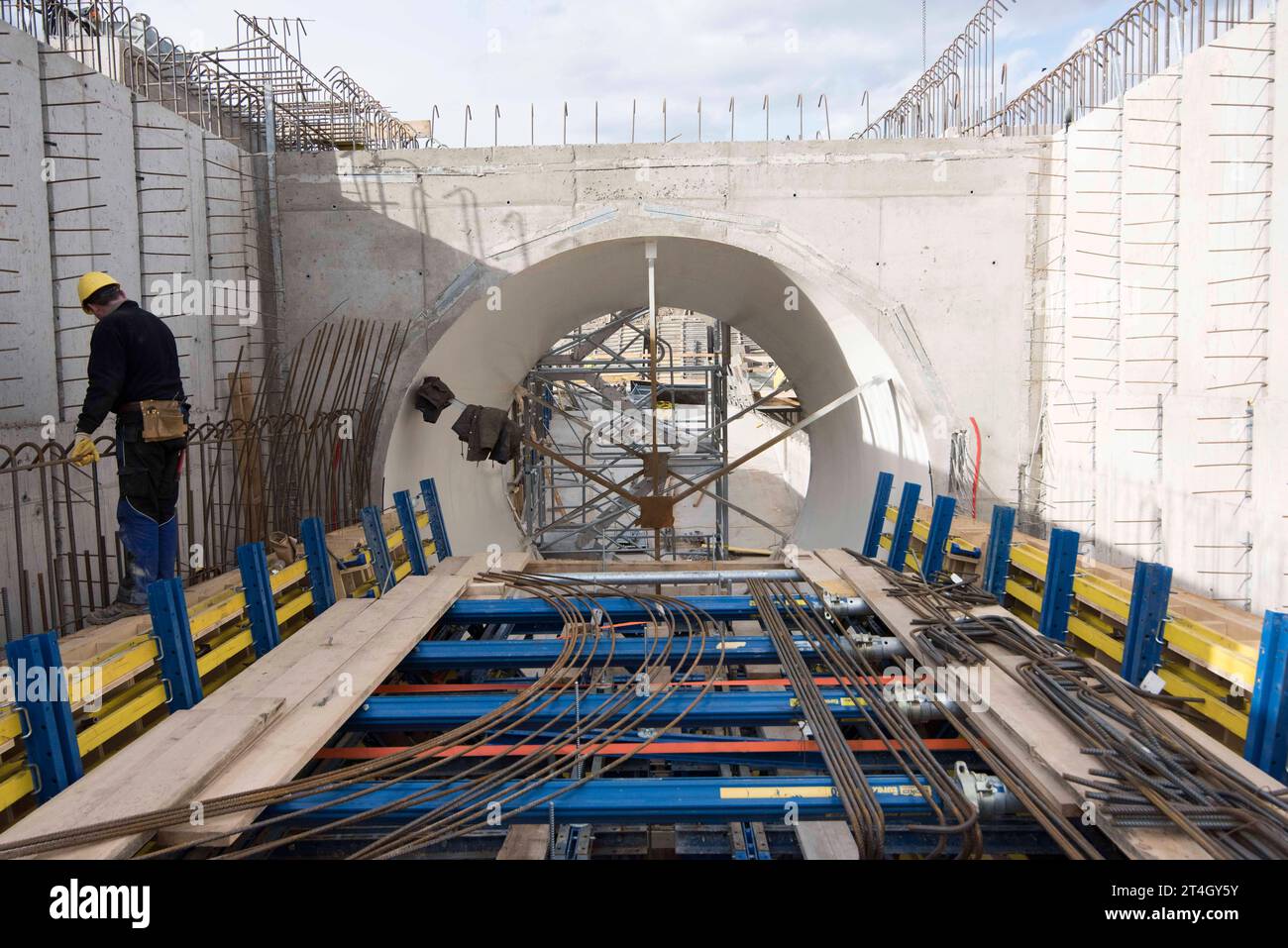 Construction Worker At A Building Site, Employee In Construction ...
