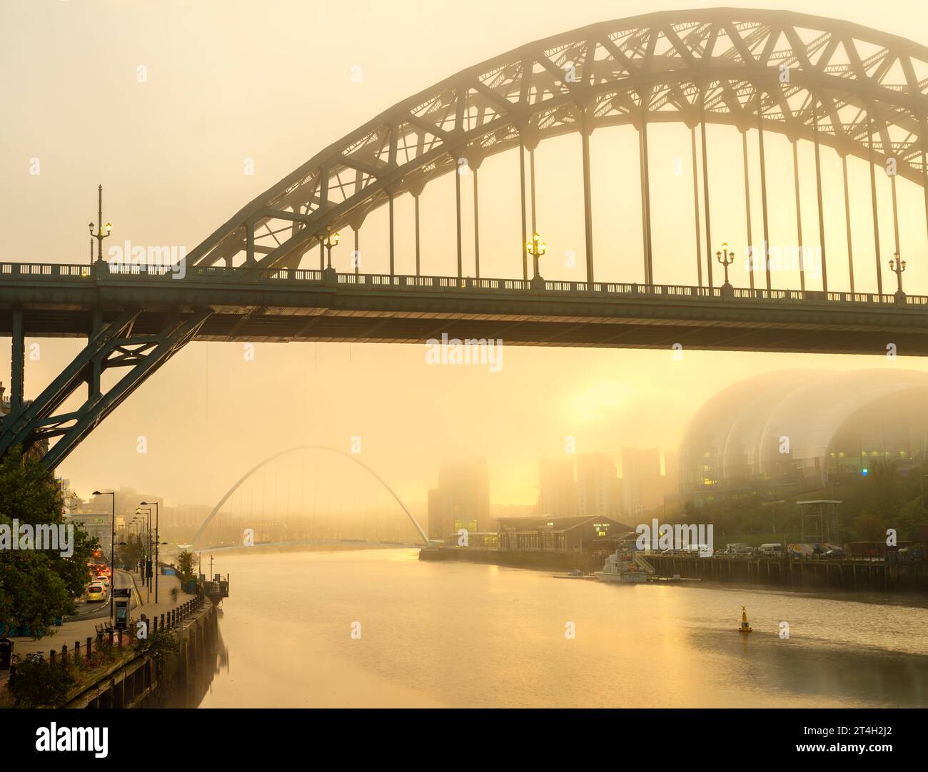 Misty tyne bridge hi-res stock photography and images - Alamy
