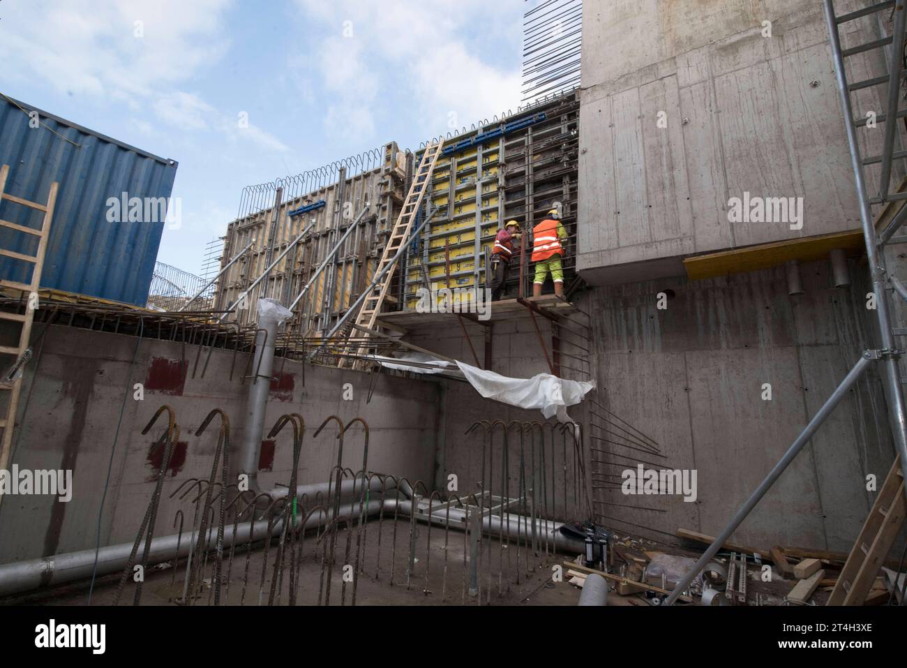 Construction Worker At A Building Site, Employee In Construction ...