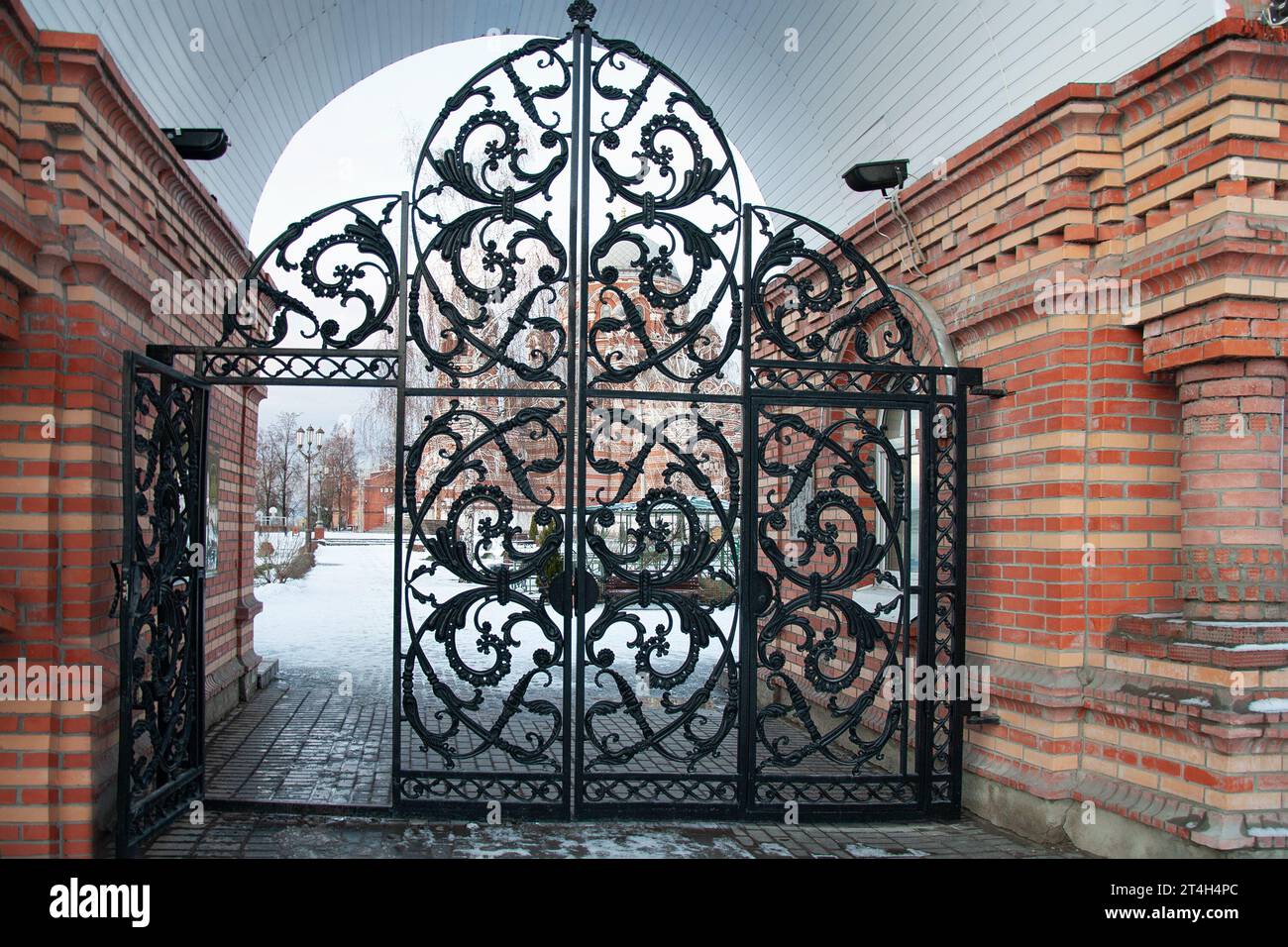 Holy gates of trinity cathedral hi-res stock photography and images - Alamy