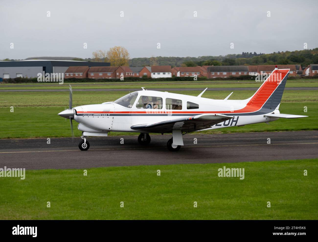 Piper PA-28R-201T Turbo Arrow III at Wellesbourne Airfield, Warwickshire, UK (G-BEOH Stock Photo ...