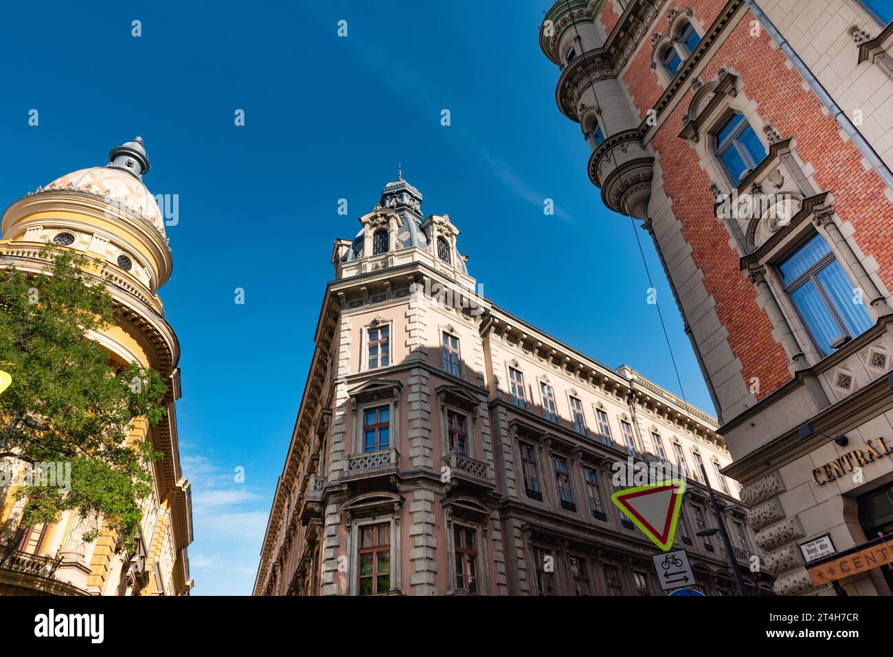 Budapest v district hi-res stock photography and images - Alamy