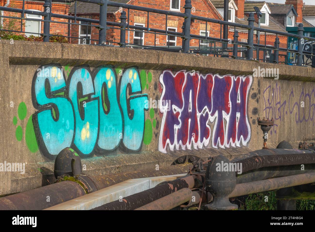 Graffiti, wall, Banksy, spray-paint, public space, colourful, satirical ...