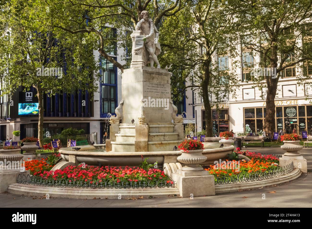 Statue william shakespeare leicester hi-res stock photography and ...
