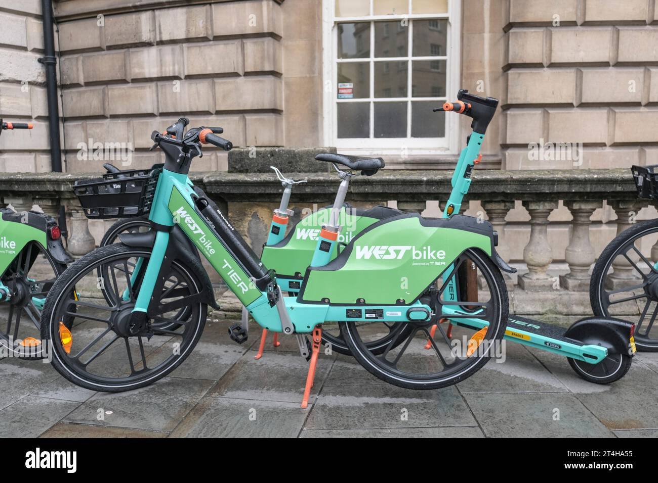 Tier e-bikes and e-scooters carbon neutral transport in historic Bath ...