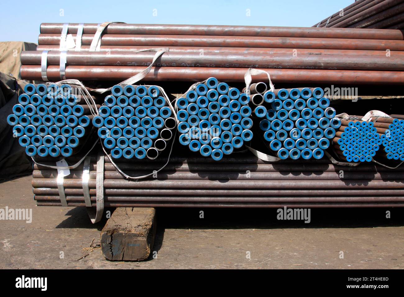 Steel pipe cross section features, closeup of photo Stock Photo - Alamy