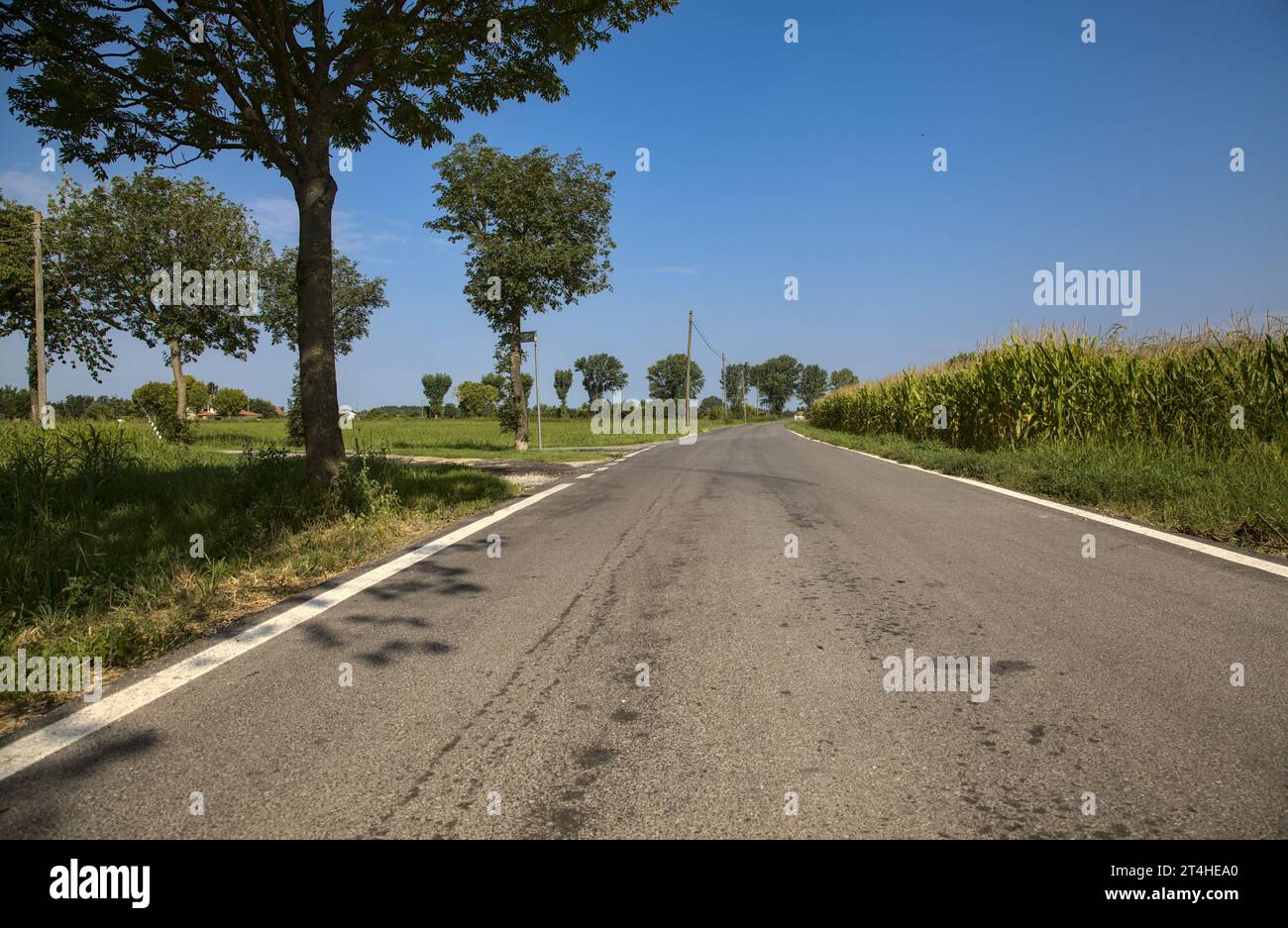 Road italian landscapes hi-res stock photography and images - Alamy